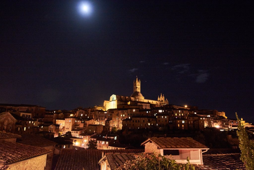 Siena at night – Peaceful and jaw droppingly beautiful – yogictravel