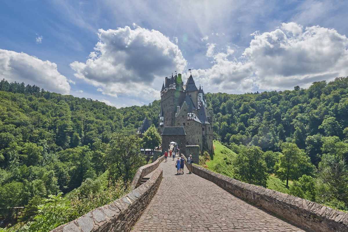 The Hike to Burg Eltz after a morning walk around Cochem- Rhine ...